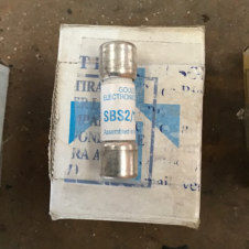 Fusible 2/10 AMP 600V modelo SBS2/10 marca Gould Shawmut - Mercado ...