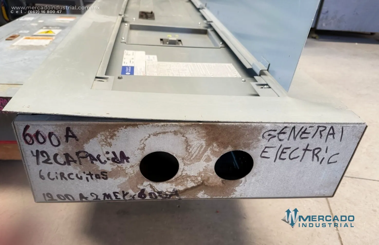 Tablero de distribución 42 circuitos 600A 480V modelo A-Series marca ...