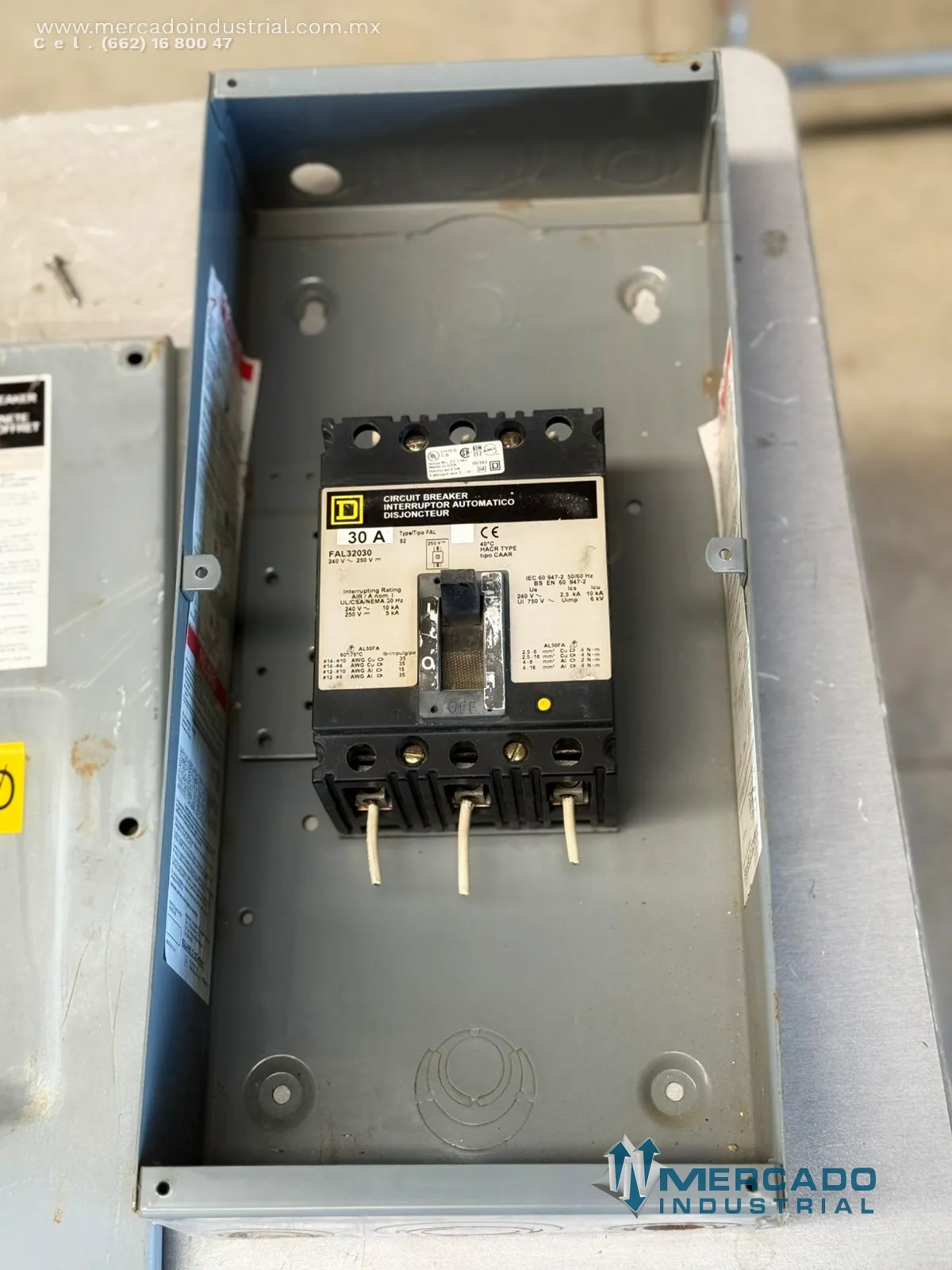 Interruptor de seguridad 30A 240V modelo FAL32030 marca SQUARE D ...